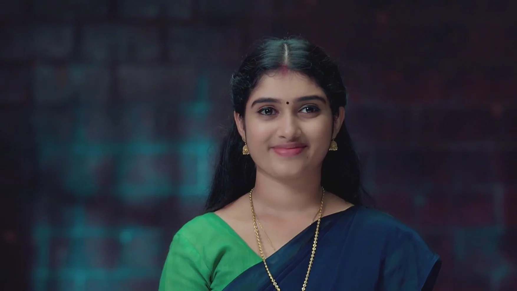 Watch Prabha Tells Swathi about the Prescribed Time | Mizhirandilum Mizhirandilum TV Serial Best ...