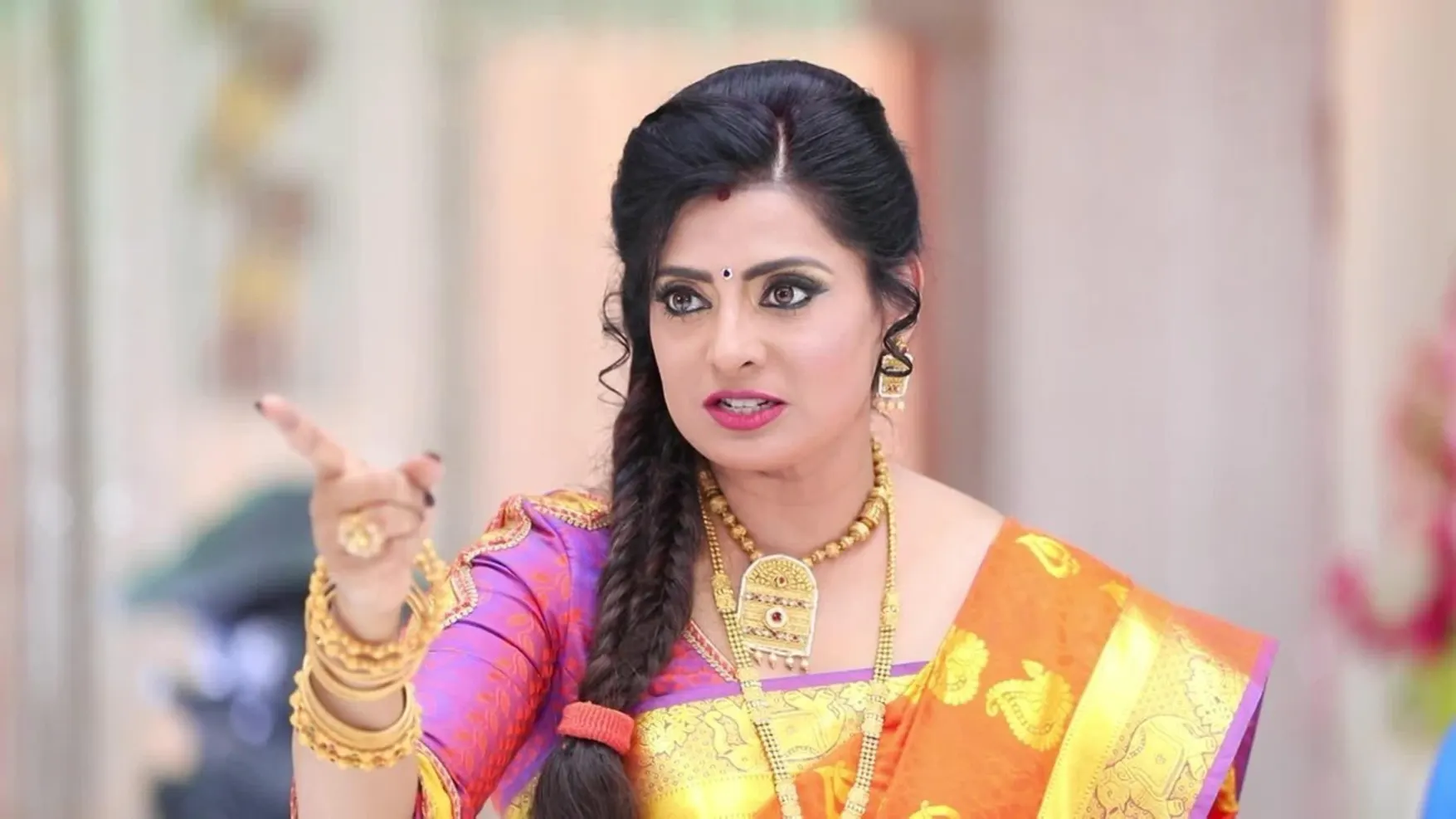 Watch Sembaruthi TV Serial 10th July 2018 Full Episode 197 Online on ZEE5
