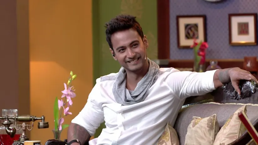 Watch Apur Sangsar TV Serial 4th May 2017 Full Episode 43 Online on ZEE5