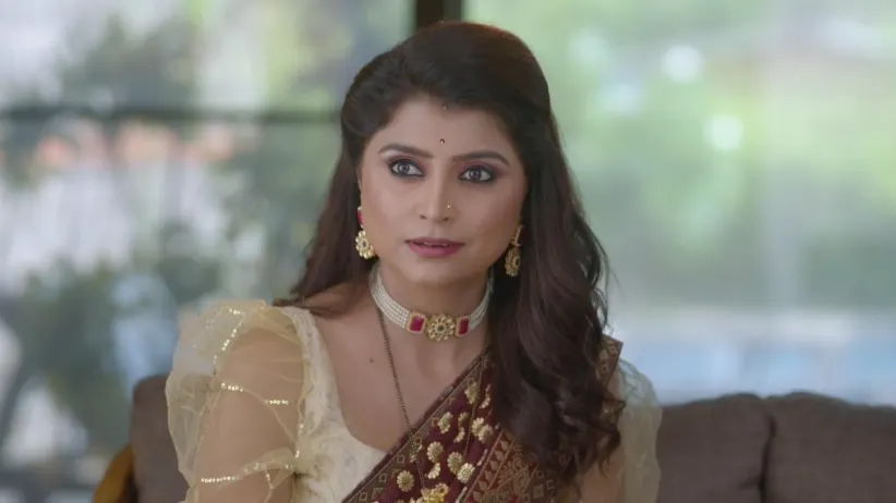 Watch Paaru TV Serial 5th April 2024 Full Episode 49 Online on ZEE5