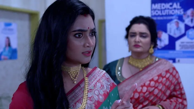 Watch Jagadhatri TV Serial 15th April 2024 Full Episode 595 Online on ZEE5