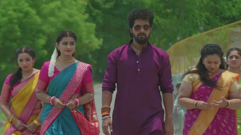 Watch Lakhat Ek Amcha Dada TV Serial 18th July 2024 Full Episode 11 Online on ZEE5 in