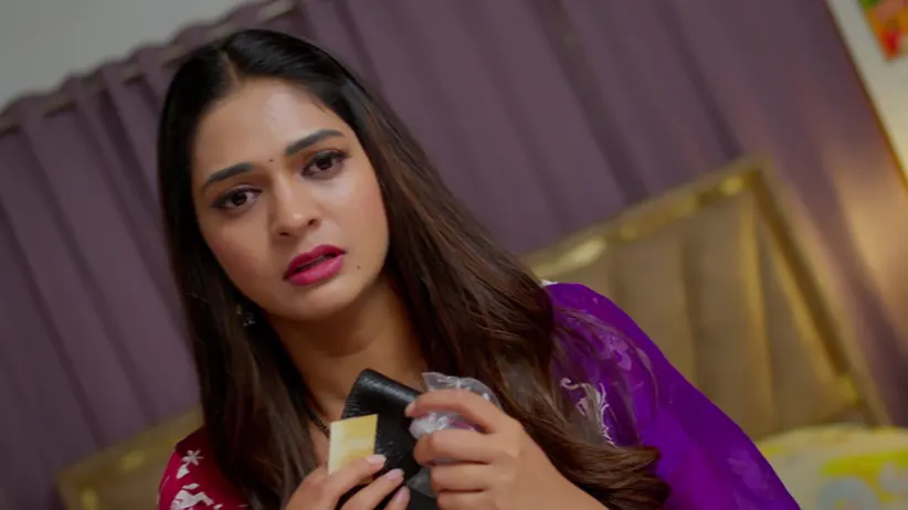 Watch Nindu Noorella Saavasam TV Serial 9th November 2025 Full Episode 726 Online on ZEE5