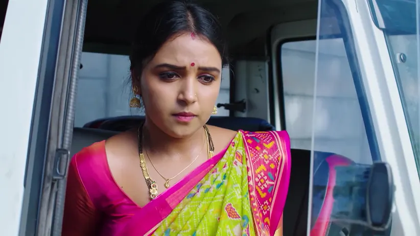 Watch Geetha Govinda TV Serial 10th November 2025 Full Episode 325 Online on ZEE5