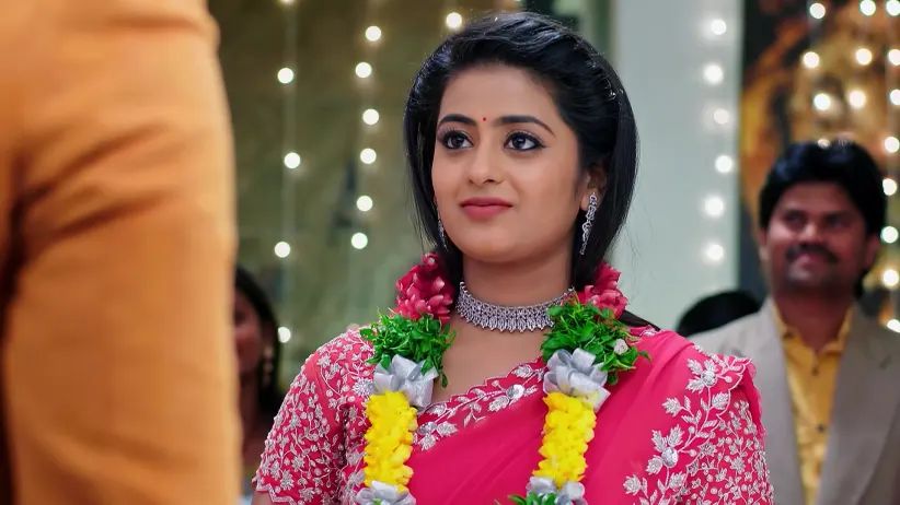 Watch Aval Varuvala TV Serial 10th December 2025 Full Episode 29 Online ...