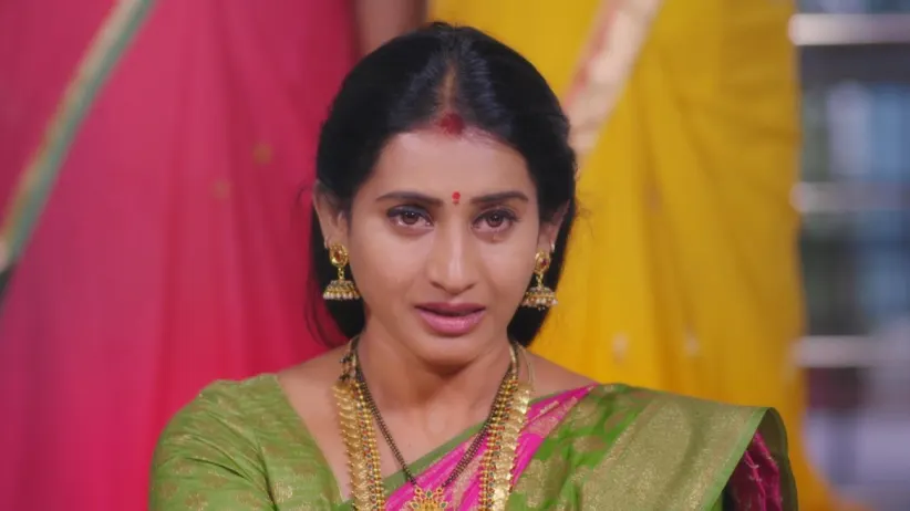 Watch Inti Guttu TV Serial 23rd February 2021 Full Episode 74 Online on ... Watch Inti Guttu TV Serial 23rd February 2021 Full Episode 74 Online on ...